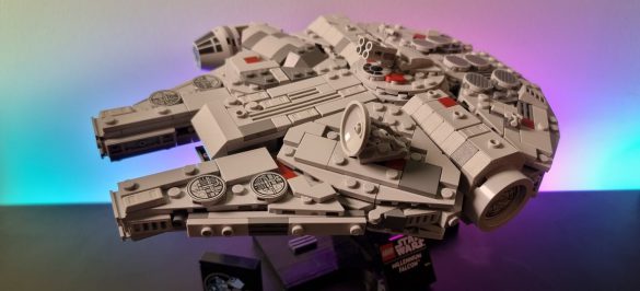 LEGO Star Wars Millennium Falcon 75375 | Ikoniska rymdskepp äntrar ...
